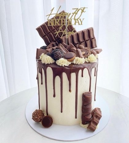 Galaxy Kinder Bueno Chocolate Drip Cake – Eclair Cake
